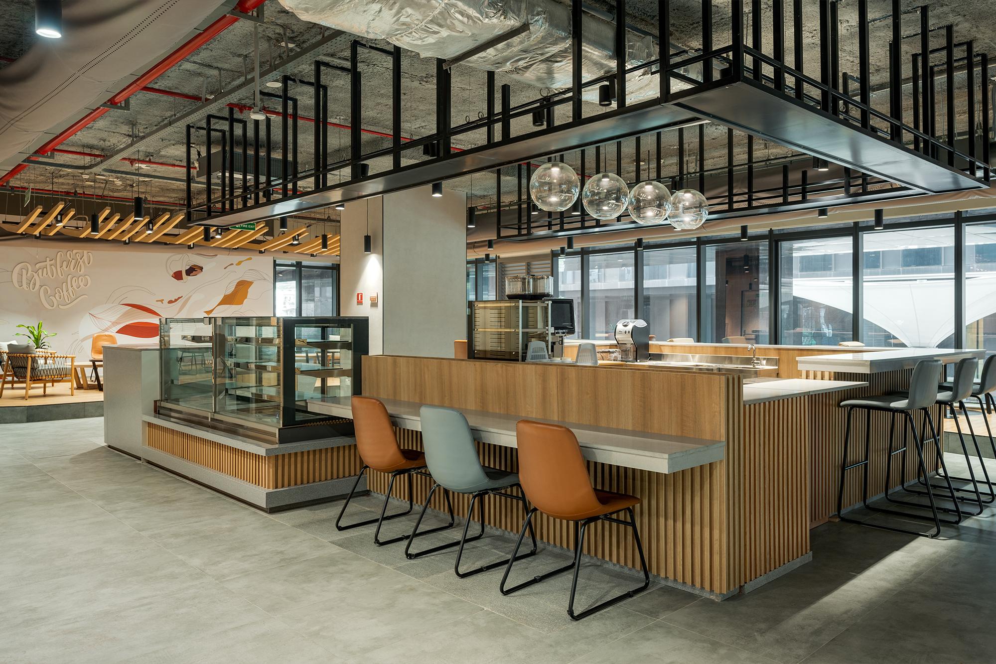 Enhancing Teamwork and Engagement in Modern Workspaces